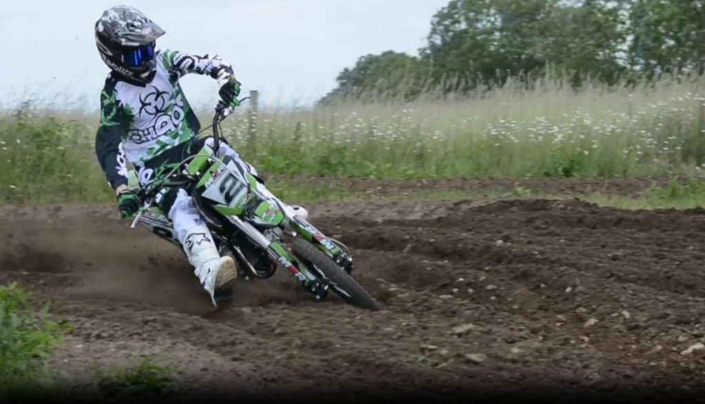 Made2Race Pit Bikes, Dirt Bikes and SuperMoto Bikes | M2R