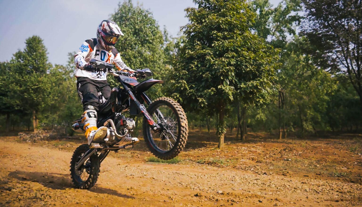 Made2Race Pit Bikes, Dirt Bikes and SuperMoto Bikes | M2R