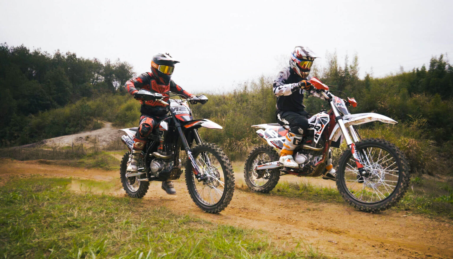 Made2Race Pit Bikes, Dirt Bikes and SuperMoto Bikes | M2R